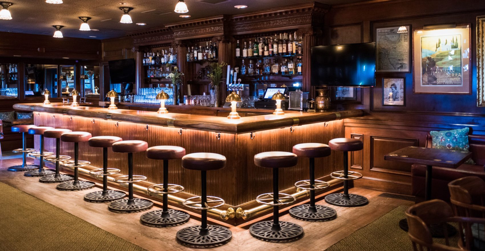 Carmel Hotel Dining & Bud's Bar | La Playa Carmel